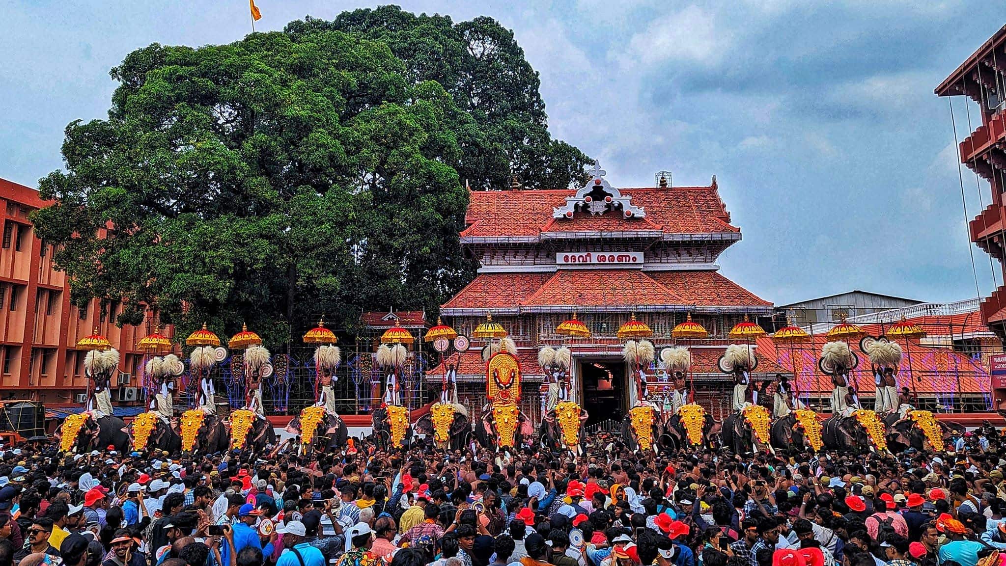 Thrissur Pooram 2024 : രാംലല്ല മുതല്‍ ചന്ദ്രയാന്‍ വരെ; തൃശൂരില്‍ വര് ...