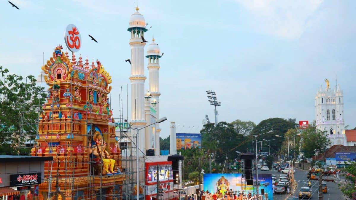 മതമൈത്രിയുടെ തലയെടുപ്പ്; പാളയത്തെ ഗണപതി ക്ഷേത്രത്തിന് 50 അടി ഉയരത്തി ...