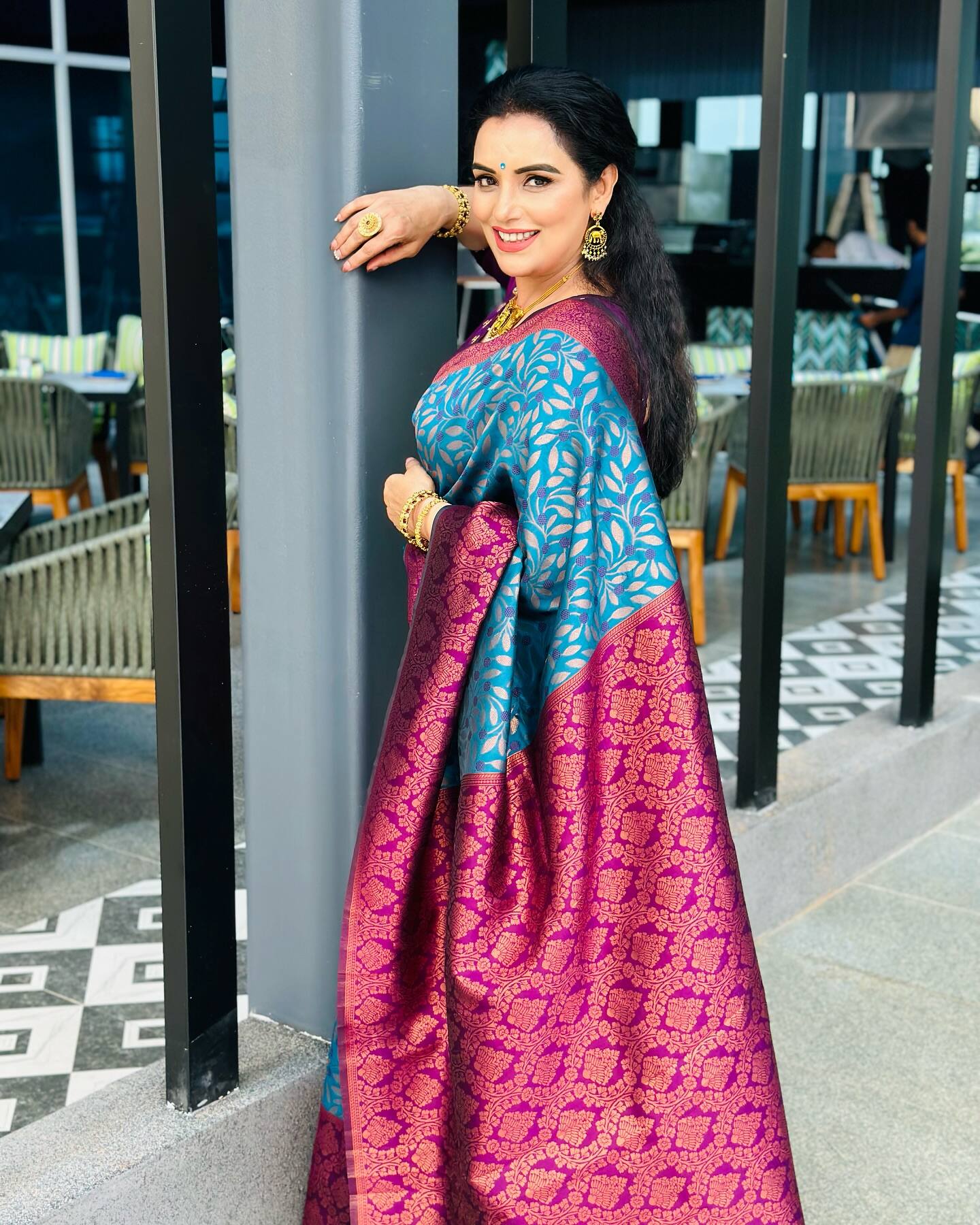 Shwetha Menon | കഴുത്തിലും കയ്യിലുമായി തുടങ്ങിയ വേദന; ചികിത്സയി ...