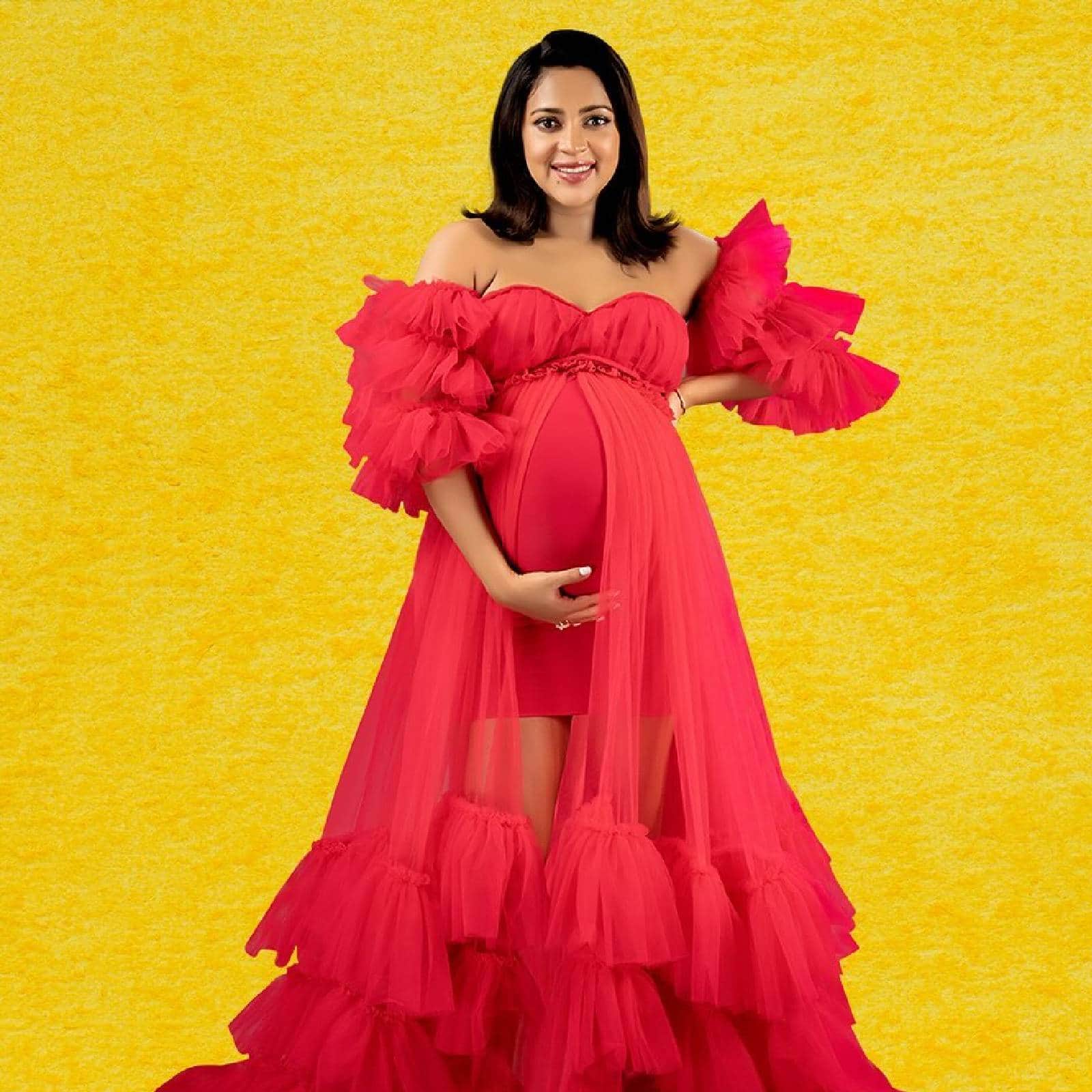 Amala Paul | കുഞ്ഞ് ജീവൻ ഇതാ, കൺകുളിർക്കെ കാണുക; പുതുജീവിതത്തിന്റെ ...