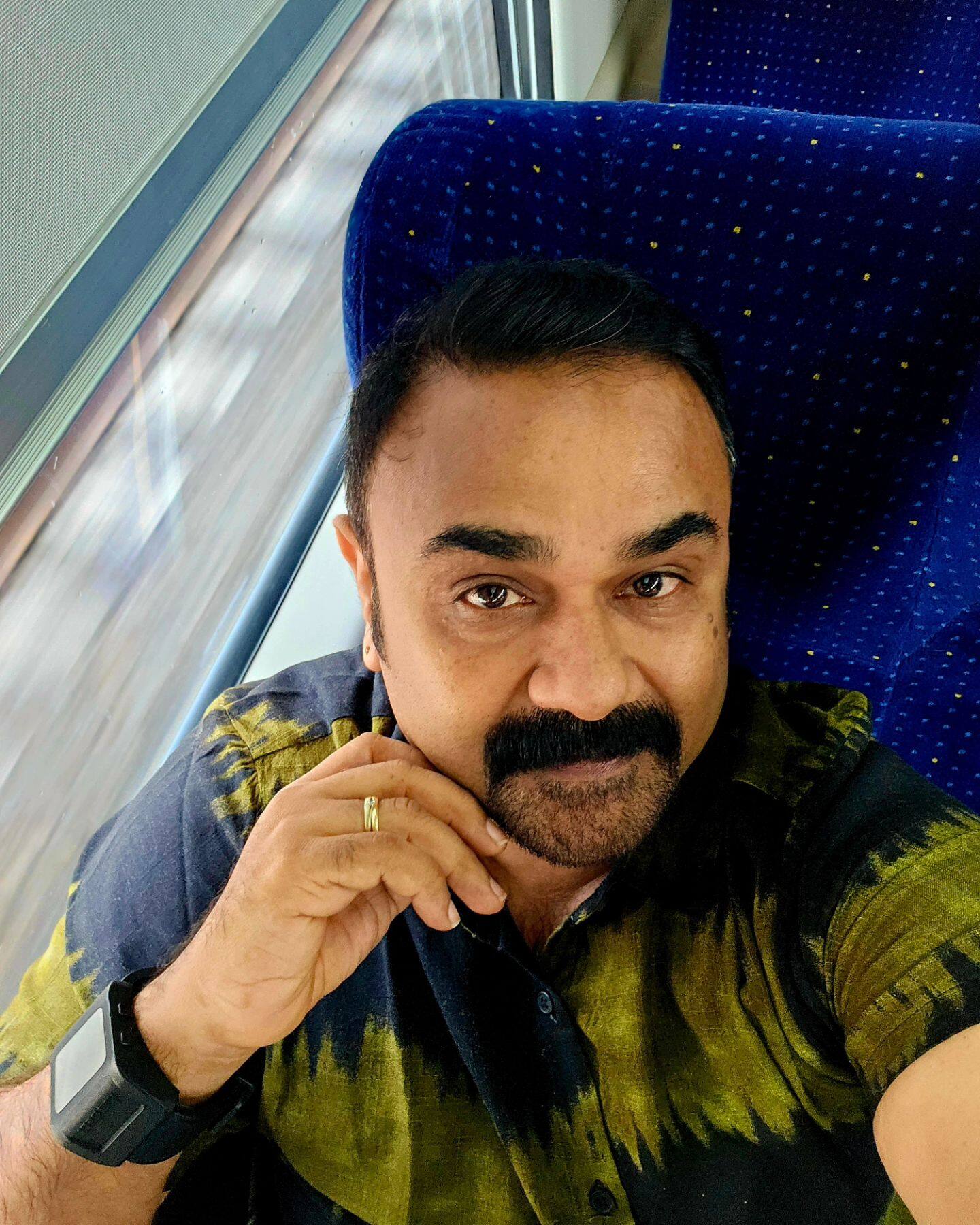 'ഇതിൽ ഞാനുണ്ട്' എന്ന് താരം; മകളെക്കണ്ടാൽ ഇതുപോലെത്തന്നെ എന്ന് ആരാധകരുടെ ...