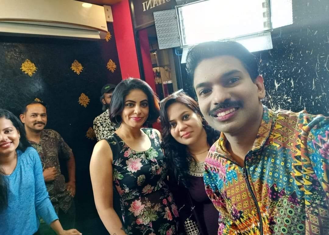 കാമറ ഒഴികെ എല്ലാം സന്തോഷ് പണ്ഡിറ്റ്; ബജറ്റ് 5 ലക്ഷം; ലൊക്കേഷൻ കുളു ...