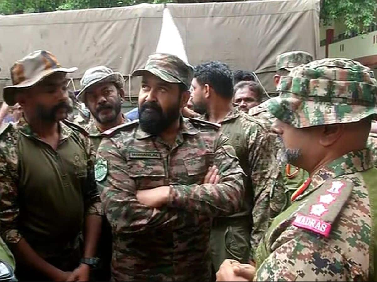 Lt.Cl.Mohanlal| ലെഫ്.കേണലായി മോഹൻലാൽ സൈനിക യൂണിഫോമിൽ വയനാട്ടി ...
