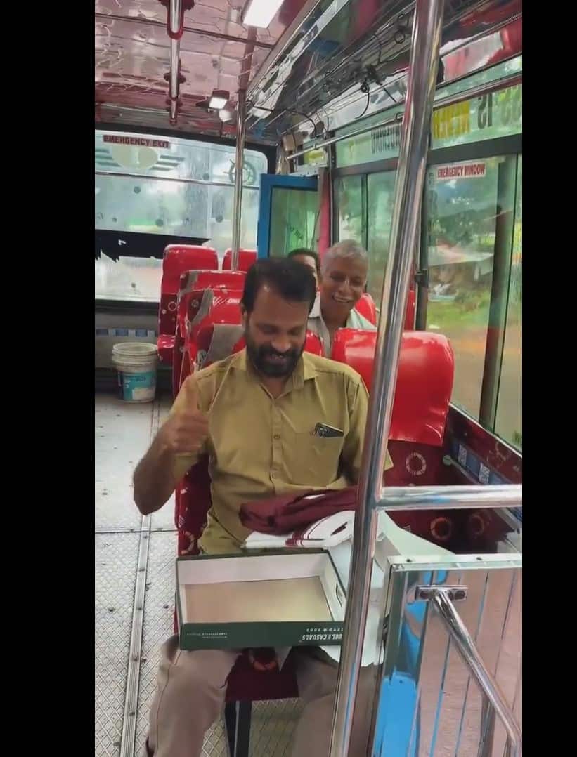 അഭിനന്ദന സമ്മാനങ്ങളുമായി ബസ് ജീവനക്കാരെ വിസ്മയിപ്പിച്ചു കോഴിക്കോട് കോളേജ് വിദ്യാർത്ഥിക ...