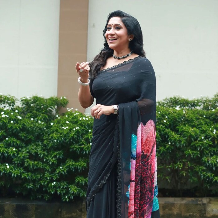 Sujatha Mohan | 'കറുപ്പഴകിൽ 'സിമ്പിൾ സാരി ലുക്കിൽ സുജാത |playback ...