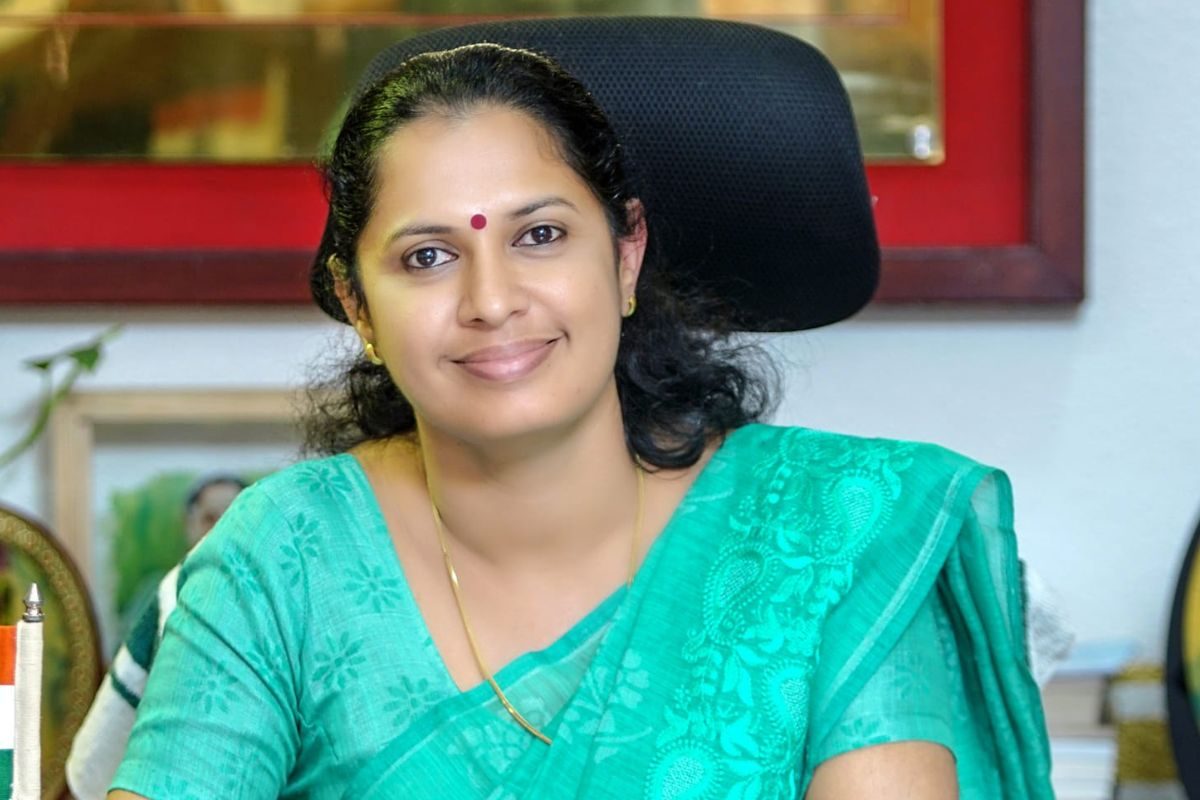 ഹണി റോസിന് കിട്ടിയ നീതി എല്ലാ പെണ്ണുങ്ങൾക്കും കിട്ടട്ടെ അശ്ലീല
