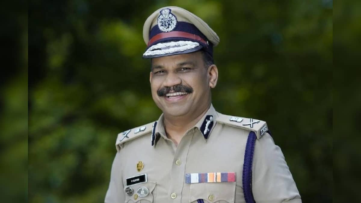 ADGP പി വിജയന് വിശിഷ്ട സേവനത്തിനുള്ള രാഷ്ട്രപതിയുടെ പൊലീസ് മെഡ ...