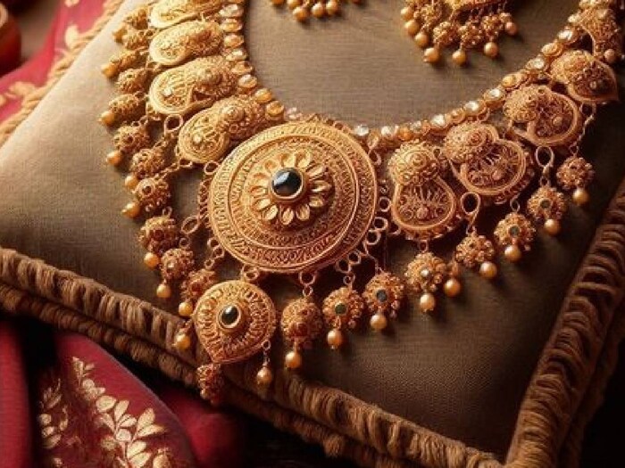 Gold Price Today: വൻ ഇടിവ്; സ്വർണവില ഈ മാസത്തെ ഏറ്റവും കുറഞ്ഞ നിരക്കില് ...