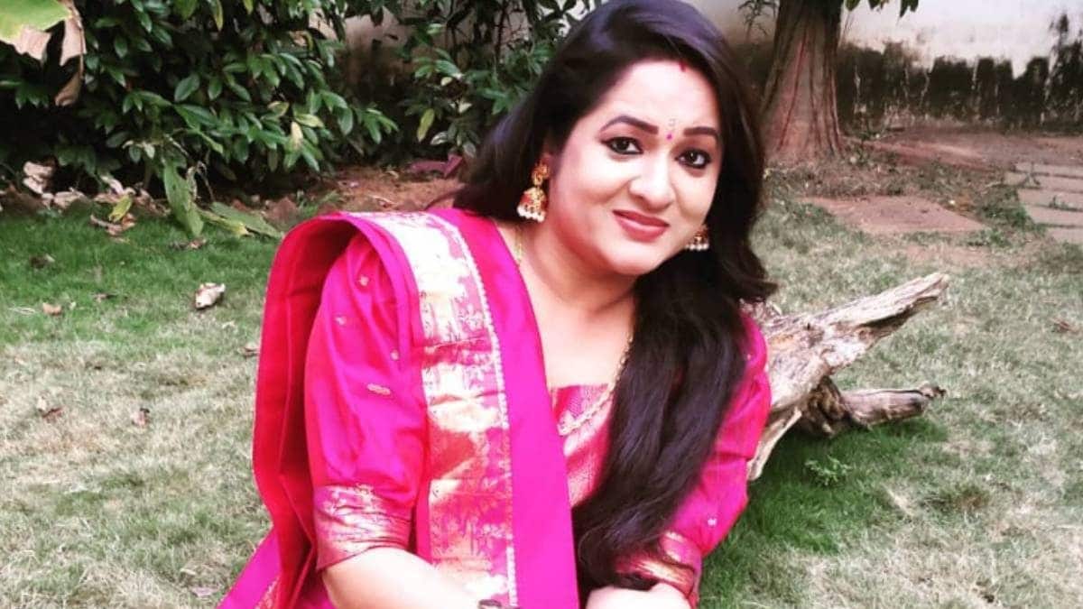 സീരിയല്‍ നടി അഞ്ജിത സൈബര്‍ തട്ടിപ്പിനിരയായി; പത്മശ്രീ രഞ്ജനയുടെ വാട് ...