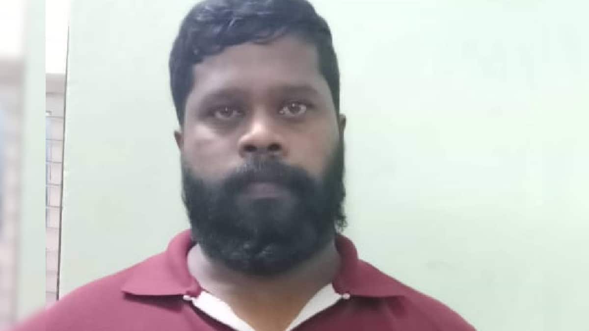 കൊല്ലം കരുനാഗപ്പള്ളിയിൽ ഗുണ്ടാനേതാവിനെ വീട്ടിൽക്കയറി വെട്ടിക്കൊന്നു ...