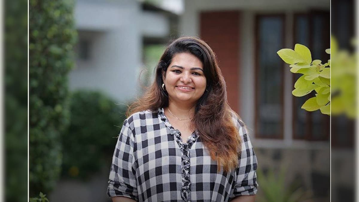 Sandra Thomas | നടിയും നിർമ്മാതാവുമായ സാന്ദ്ര തോമസിനെതിരെ പ്രൊഡക്ഷൻ കൺട്രോളറുടെ വധഭീഷണി | Death ...