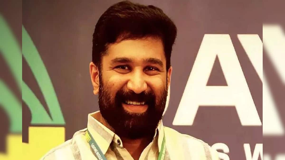 'ബീഡി ആരോഗ്യത്തിന് ഹാനികരം;' വിവാദ പോസ്റ്റിൽ വിടി ബൽറാം പുറത്ത്; KPCC ...