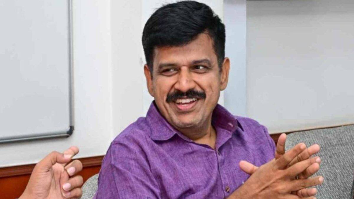 തൃക്കരിപ്പൂരിന് പുറത്തുനിന്നുള്ള ആളല്ല! ആ രഹസ്യം വെളിപ്പെടുത്തി സന്ദീപ് ...