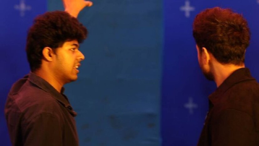 Vijay | അച്ഛനും മകനും ഒന്നിച്ചോ? അച്ഛന്റെ പേര് പോലും വേണ്ടെന്നുവച്ച ...