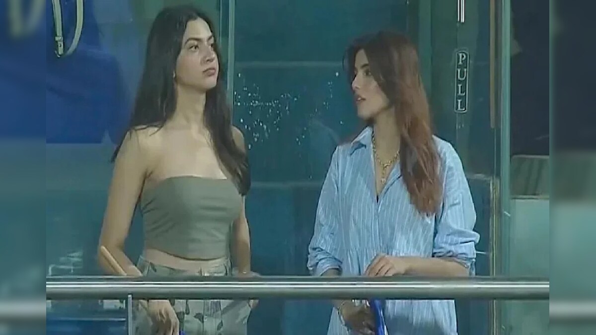 Cricket ipl 2022 ishan kishan girlfriend aditi hundia mystery girl kashika kapoor in mi vs dc ...