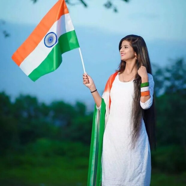 Independence Day Makeup : स्वातंत्र्यदिनाला परफेक्ट लूक हवाय? फॉलो करा ...