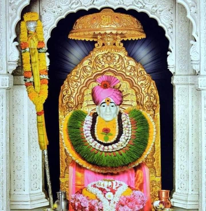 अधिकमासात दर्शनासाठी भाविकांची शेगावच्या गजानन महाराज मंदिरात प्रचंड गर्दी, पाहा PHOTOS – News18 ...