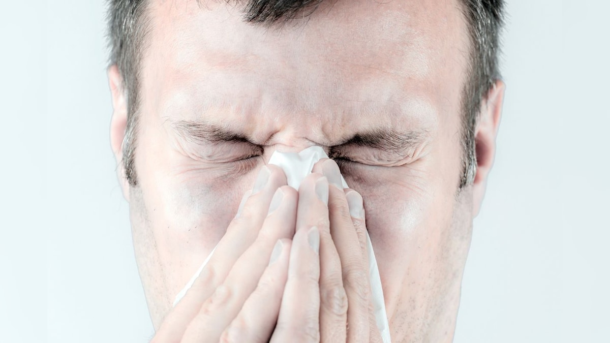 Viral News - शिंक येताच नाकतोंड बंद करता तर सावधान! परिणाम पाहूनच ...