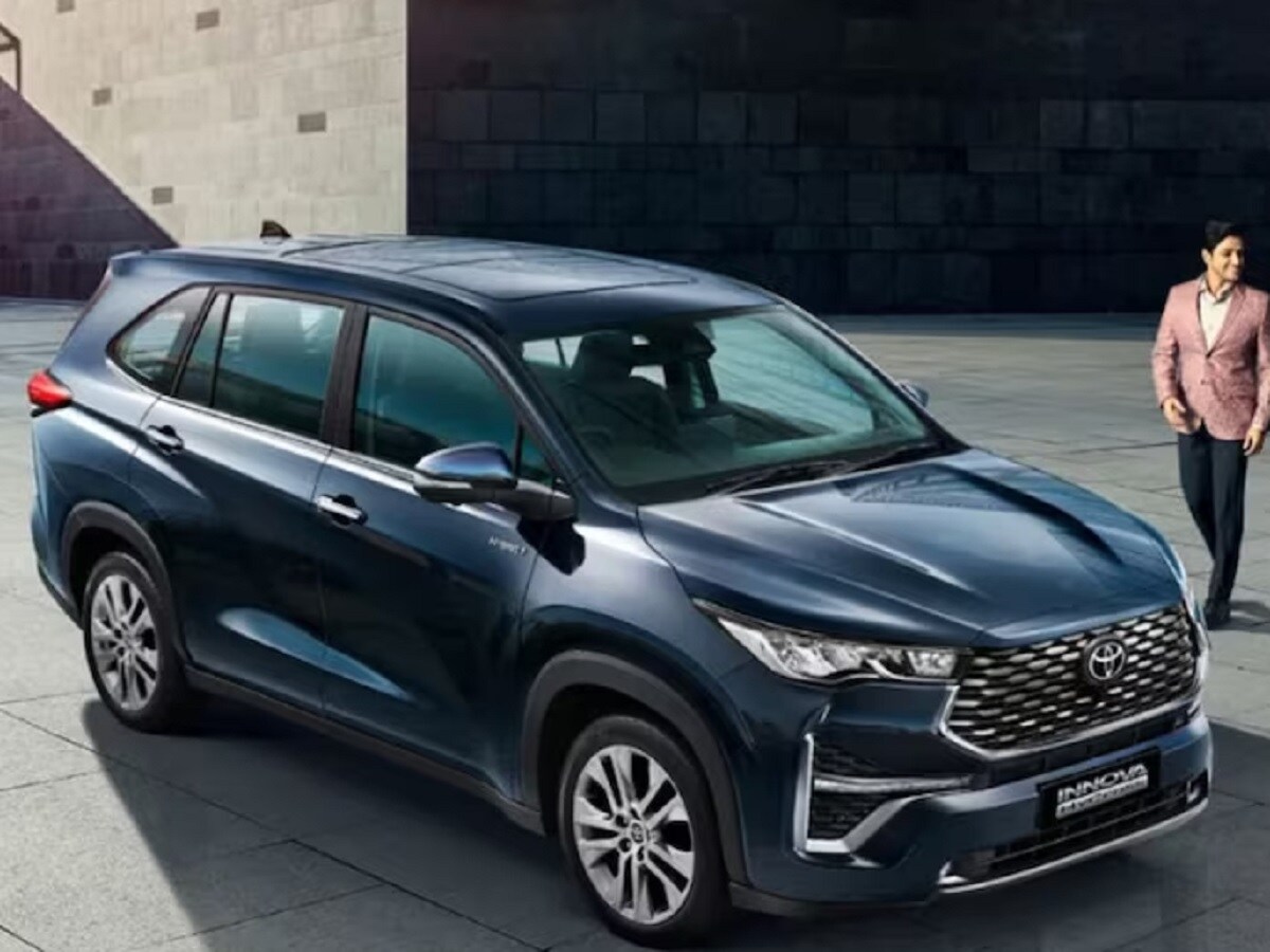 टोयोटाने MPV ची लिमिटेड एडिशन केली लॉन्च, फीचर्स समोर मर्सिडीजही वाटेल ...