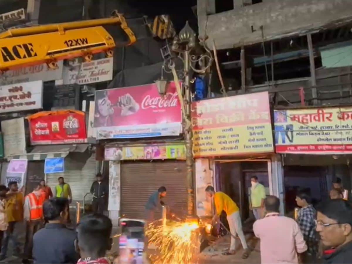 Bhide Wada : मुलींसाठीची पहिली शाळा असलेला पुण्यातील भिडेवाडा प्रचंड ...