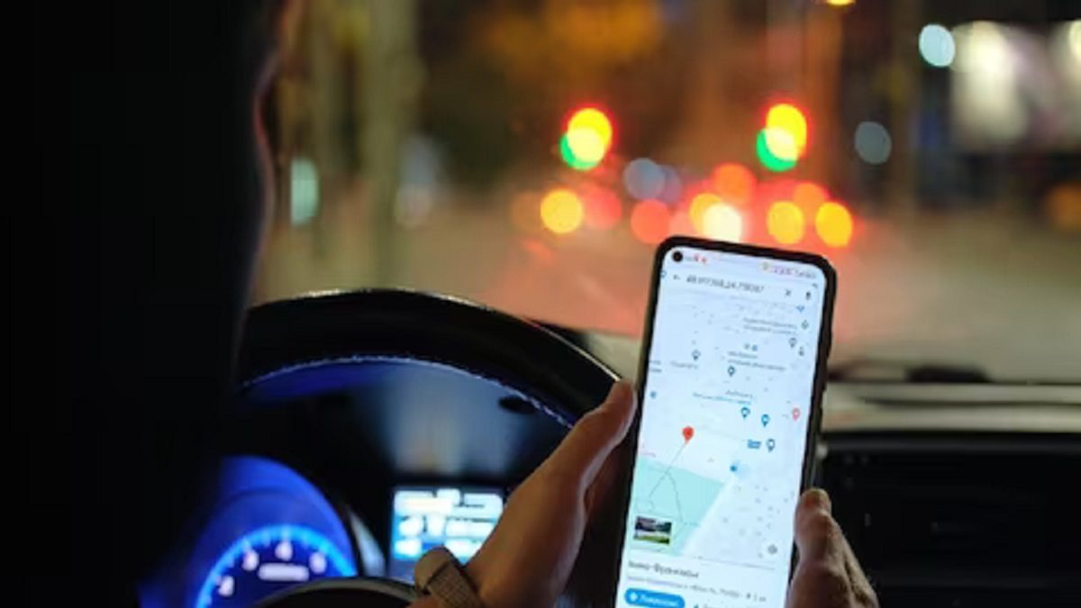 Google Map चं जबरदस्त फिचर, वाचवेल तुमचे पेट्रोलचे पैसे; कसं वापरायचं ...