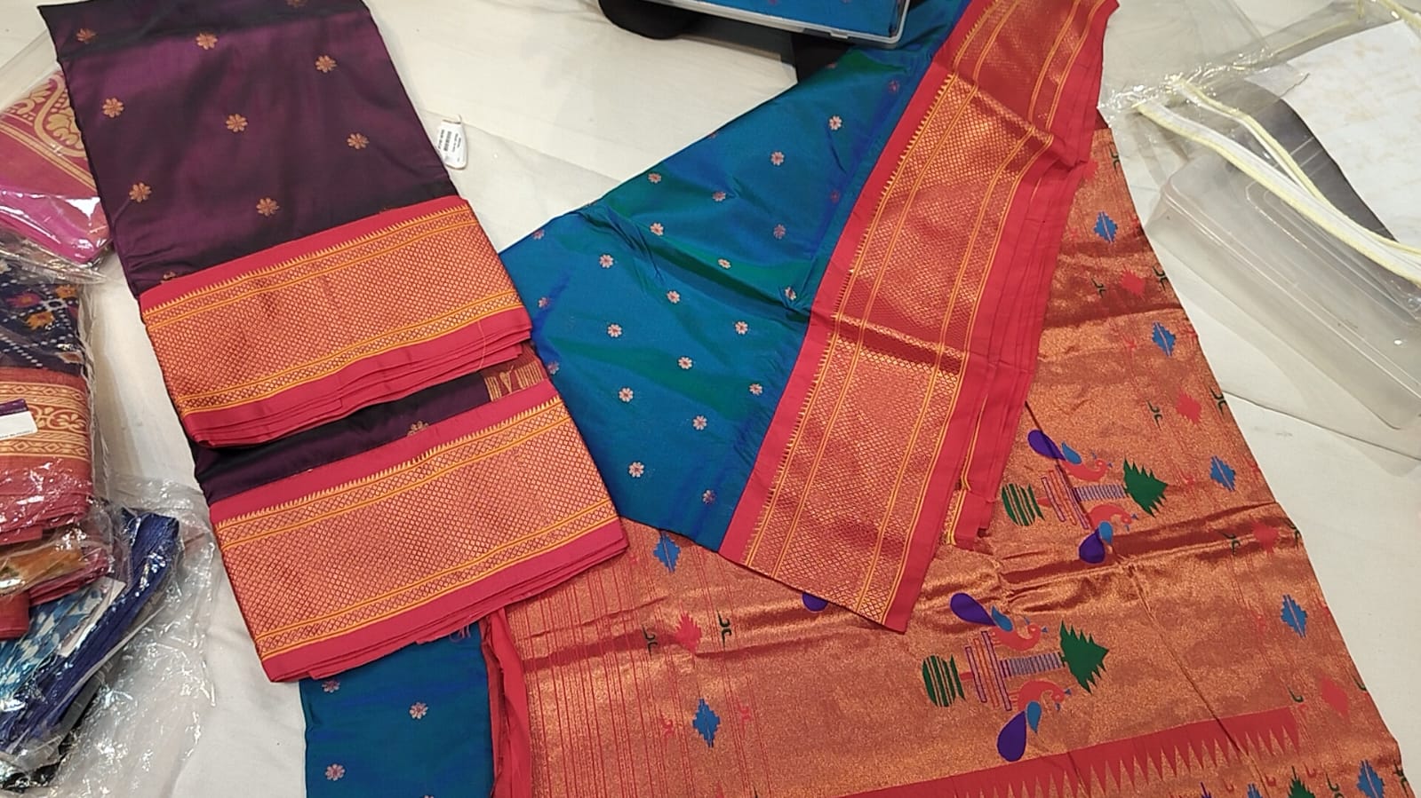 नवरीसाठी घ्या ट्रेंडिंग शालू, इथं स्वस्तात मिळतायेत आकर्षक व्हरायटी ...