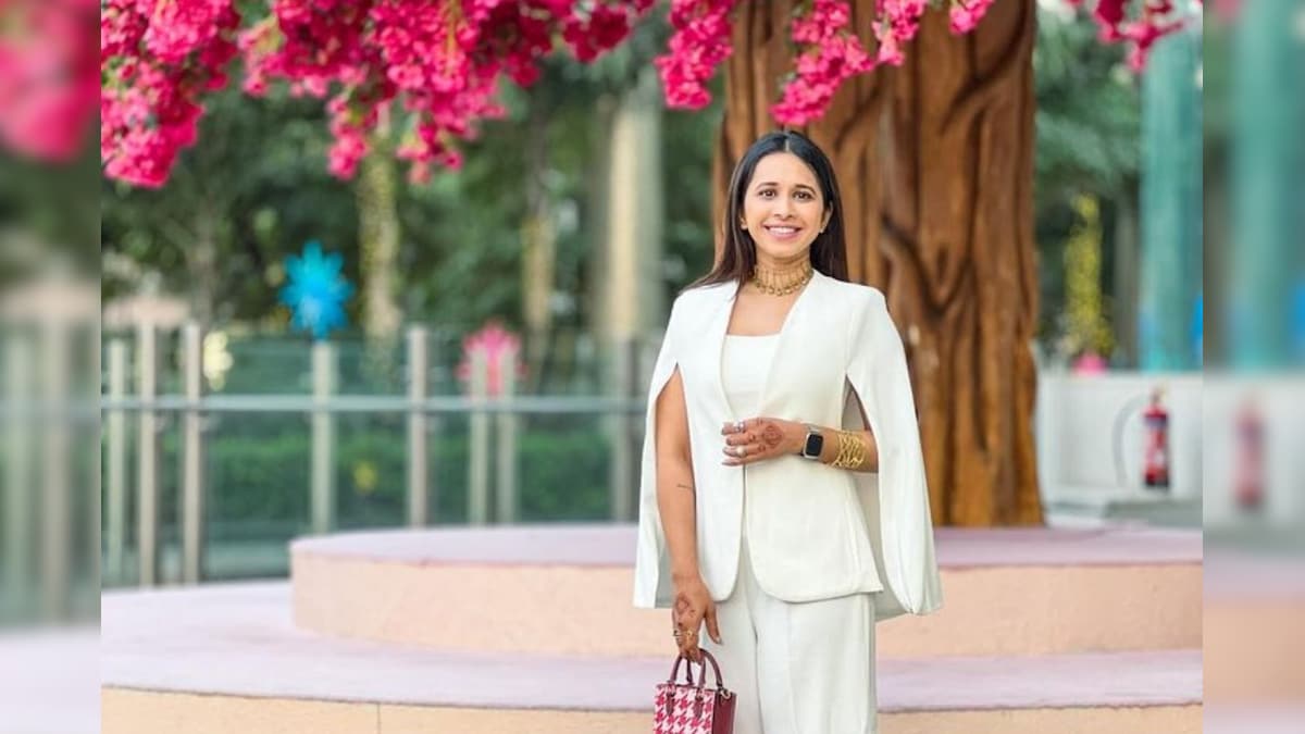 Shreya Bugde Restaurant : अभिनेत्री श्रेया बुगडेनं 'या' ठिकाणी सुरू ...