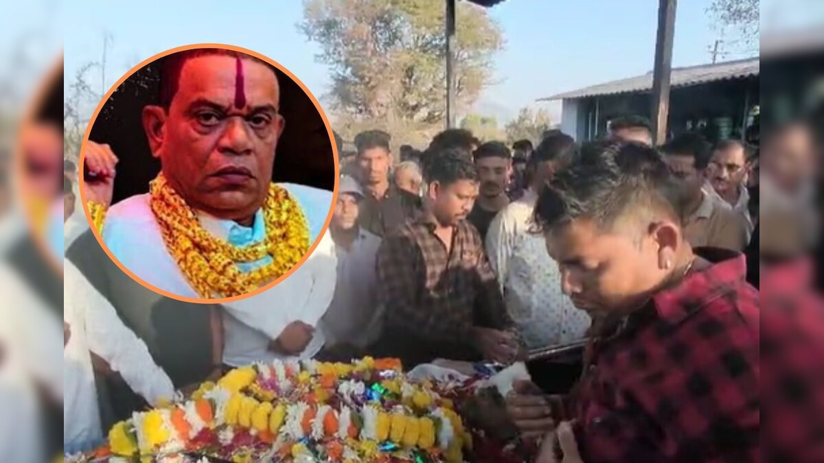 Pandhari Phadke: पंढरीशेठ फडकेंना निरोप देण्यासाठी लोटला जनसागर, PHOTOS ...