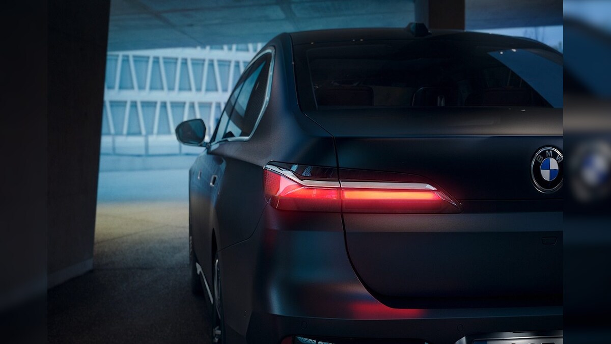 BMW 7 Series : कारवर गोळीबार करा, नाहीतर बॉम्ब आणि ड्रोनने हल्ला करा, काच सुद्धा फुटणार नाही ...