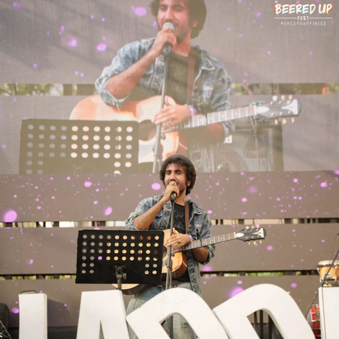 Chor Song : "कल रात आया मेरे घर एक चोर", कोण आहे या गाण्याचा सिंगर ...