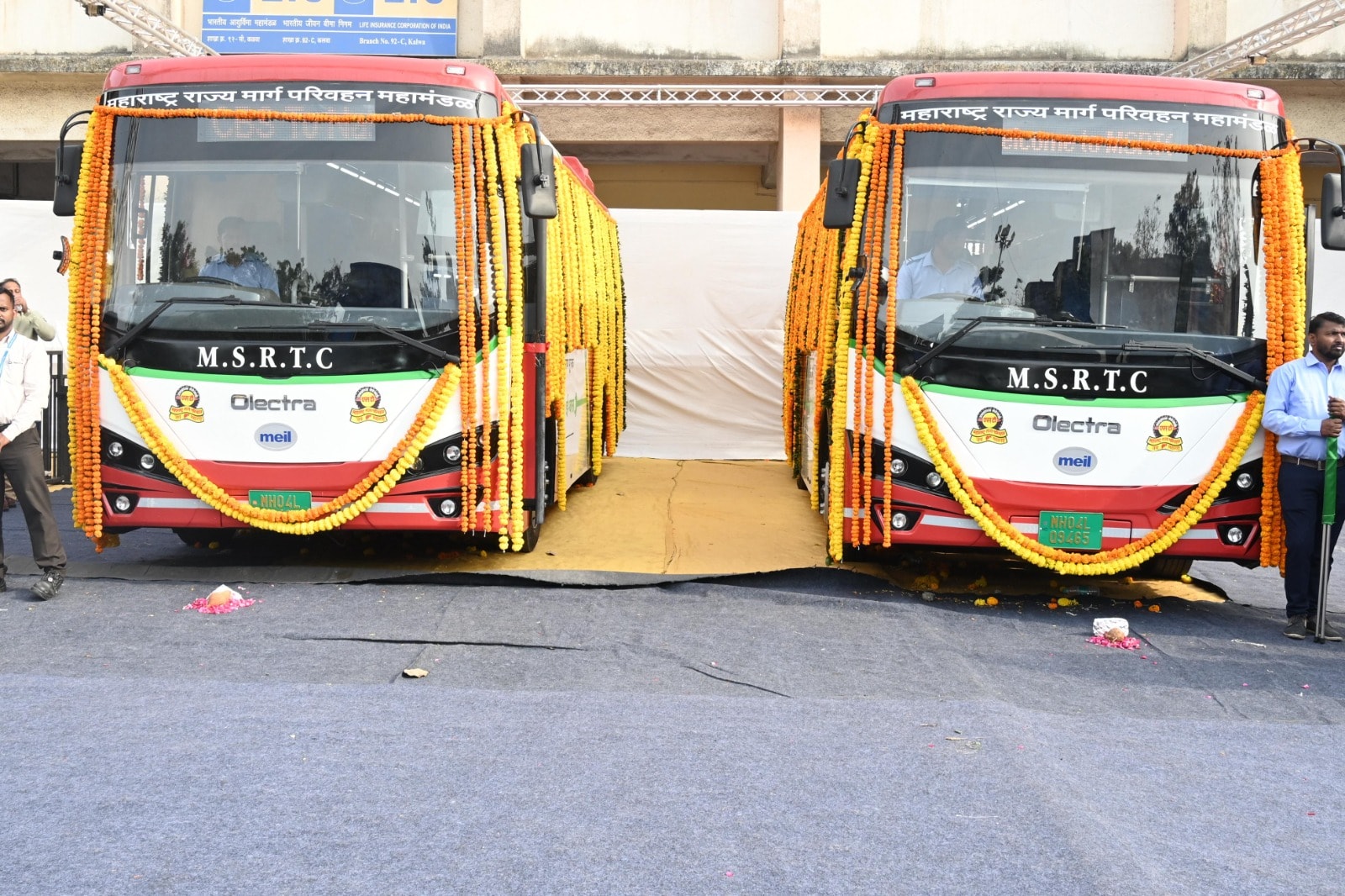 Maharashtra EV Bus : 'लाल परी'चा नवीन लूक बघितलात का? महामंडळाच्या ताफ्यात 5 हजार EV Bus दाखल ...