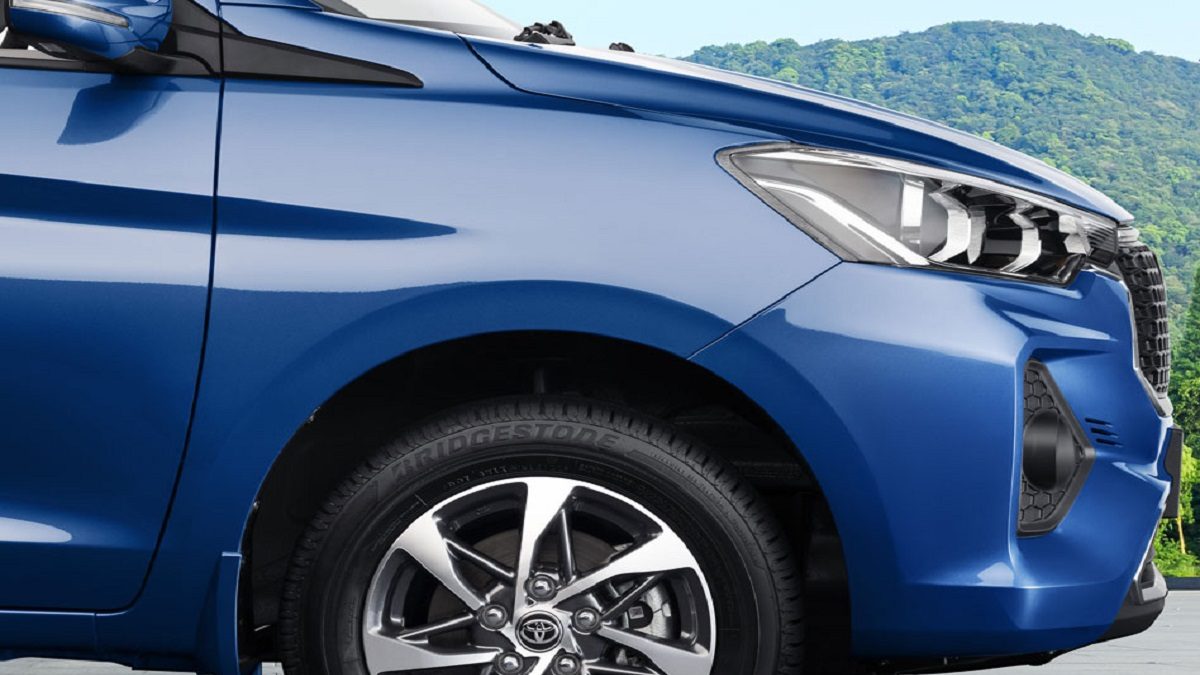 maruti ertiga आता विसरा, सातबारा झाला toyota च्या नावावर, आणली मिनी ...
