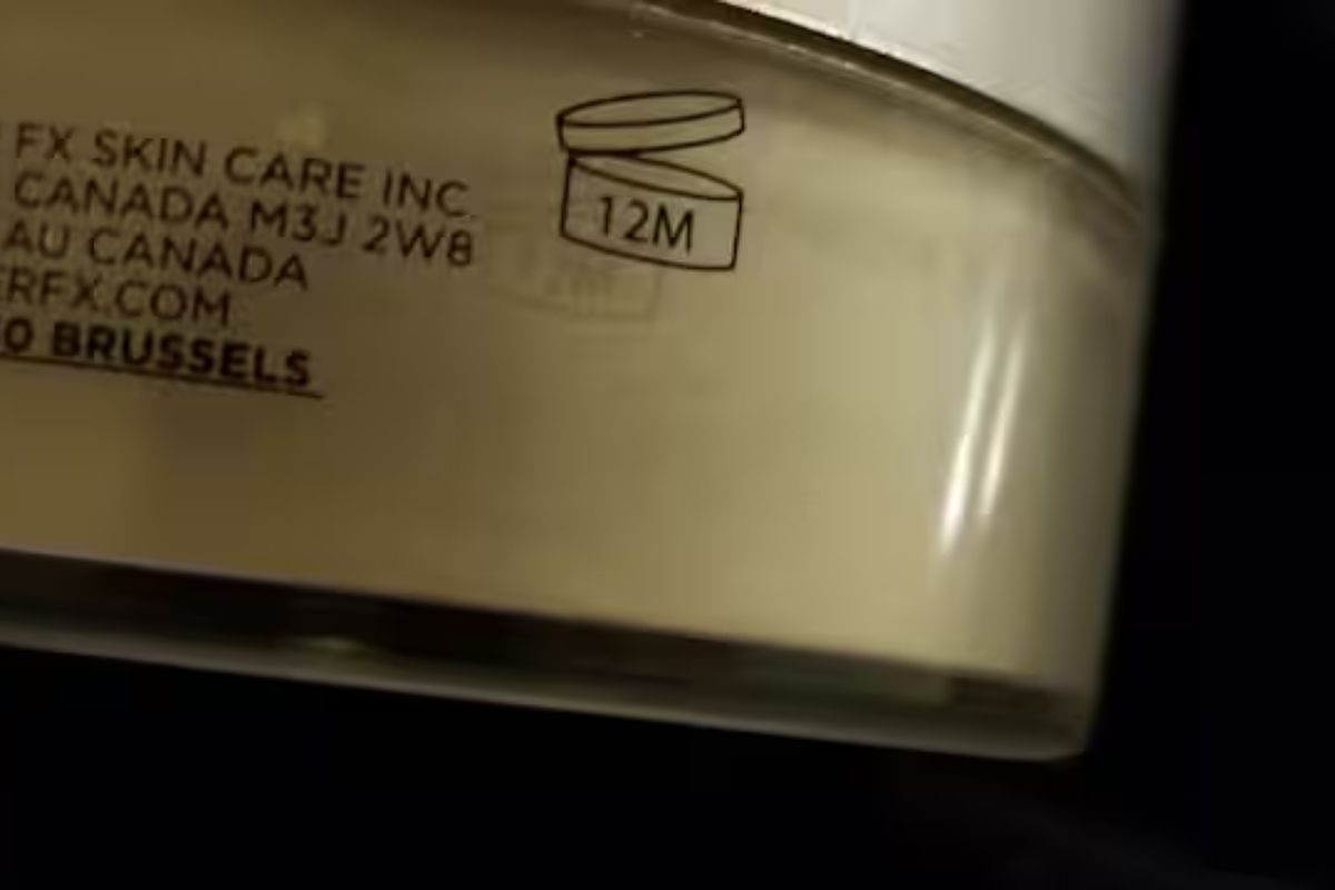 ब्यूटी प्रोडक्टवर का लिहिलेलं असतं 12M किंवा 36M? माहित करुन नाही घेतलं ...