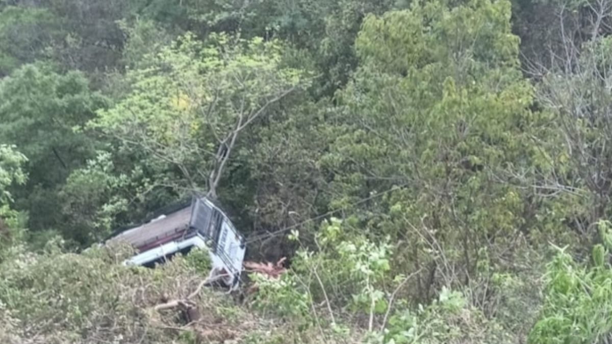 Vaishno Devi Terror Attack : समोरून दहशतवाद्यांचा गोळीबार, बाजूला खोल ...