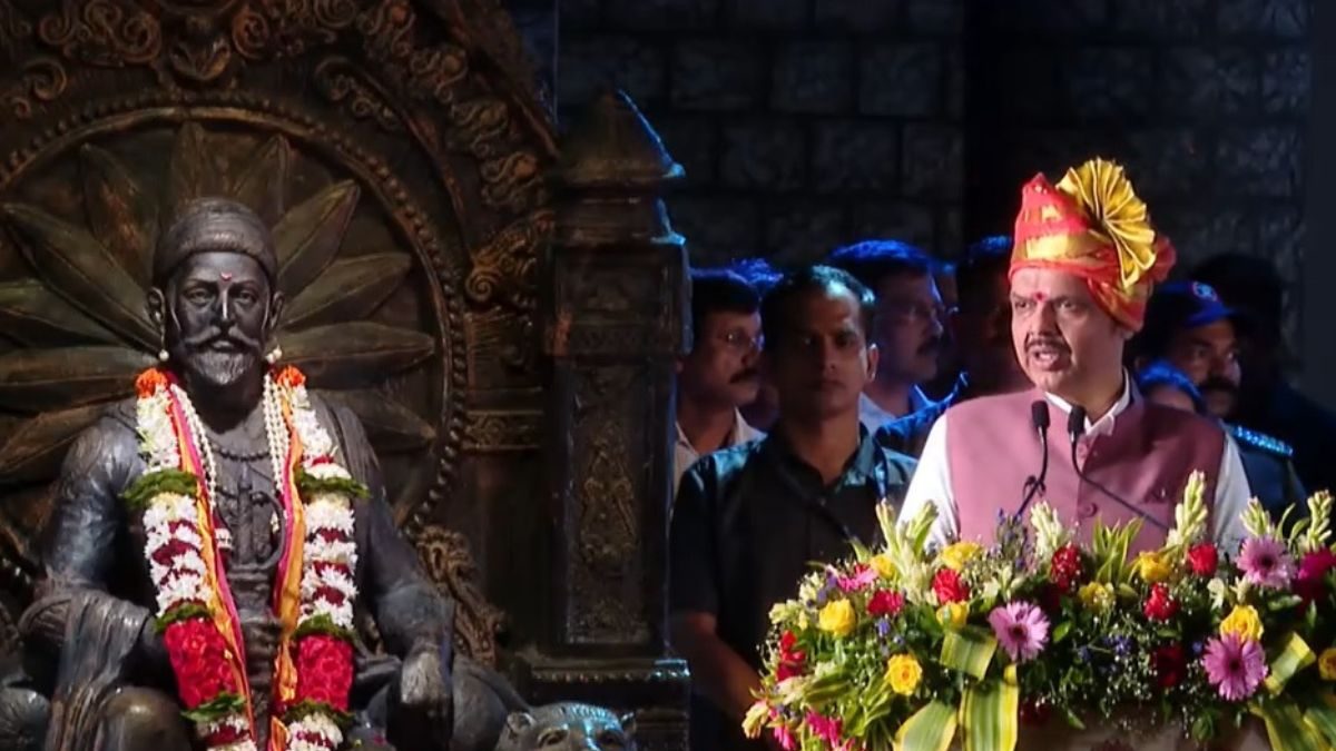 Chhatrapati Shivaji Maharaj Waghnakh : 'काहींच्या मेंदूत बुरशी ...