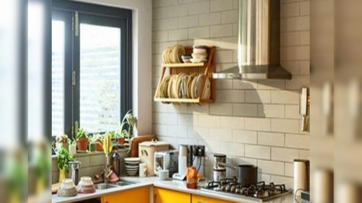 Monsoon kitchen tips : पावसाळ्यात 'या' गोष्टींची घ्या काळजी, नाहीतर पडाल आजारी – News18 मराठी