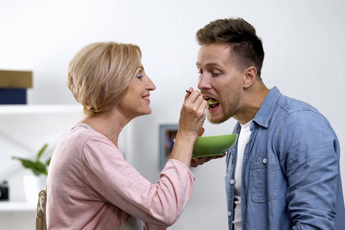 Why women like Toxic guys : टॉक्सिक मुलांच्या प्रेमातच का पडतात तरुणी ...