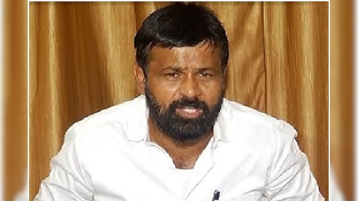 Laxman Hake : ओबीसी नेते लक्ष्मण हाकेंना अटक, पंढरपूर न्यायालयात केलं हजर – News18 मराठी