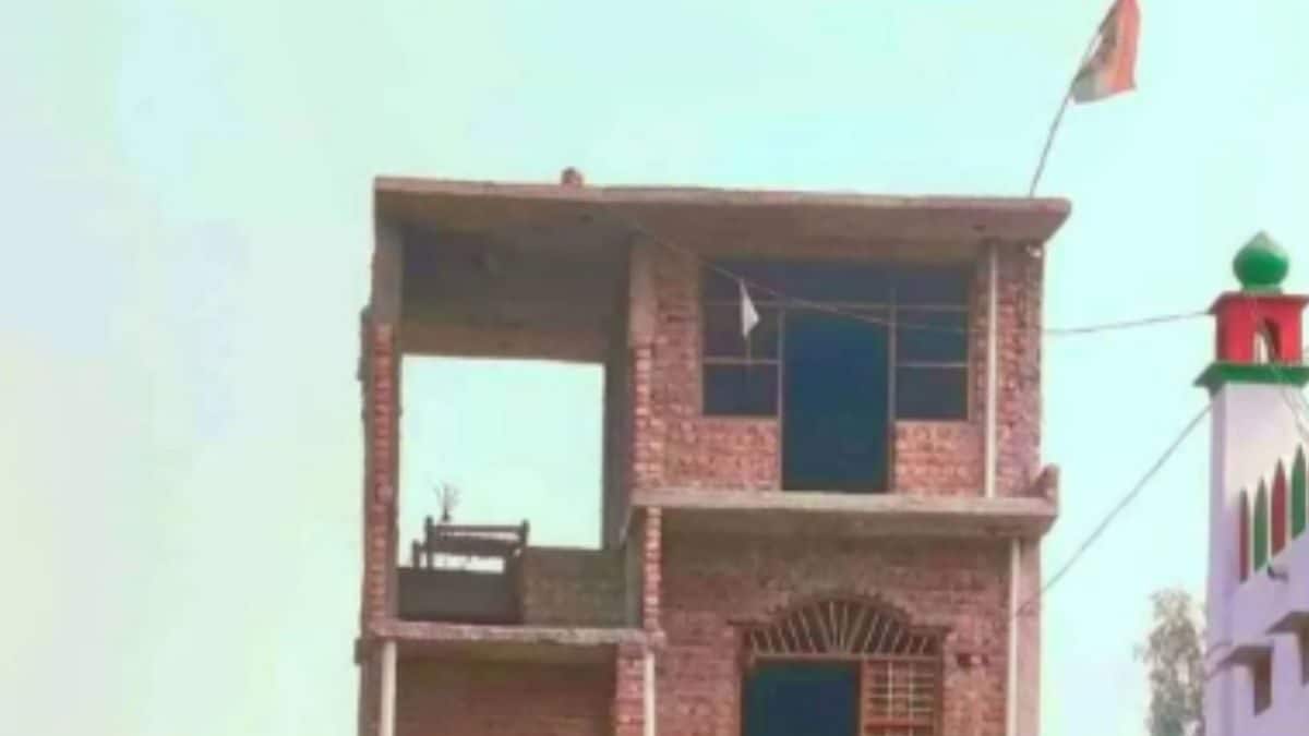 Desi Jugad : जमीन नाही तरीही बांधलं घर, सोशल मीडियावर फोटो व्हायरल ...