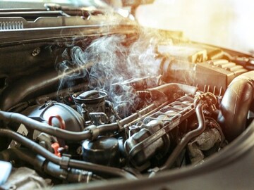 'या' चुकांमुळे खराब होईल तुमच्या गाडीचं इंजिन; व्हा सावध, अन्यथा लागेल ...