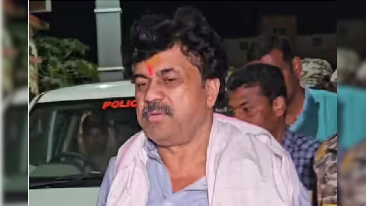 Walmik Karad: रात्र थोडी सोंगे फार, वाल्मिक कराडला नक्की झालंय काय ...