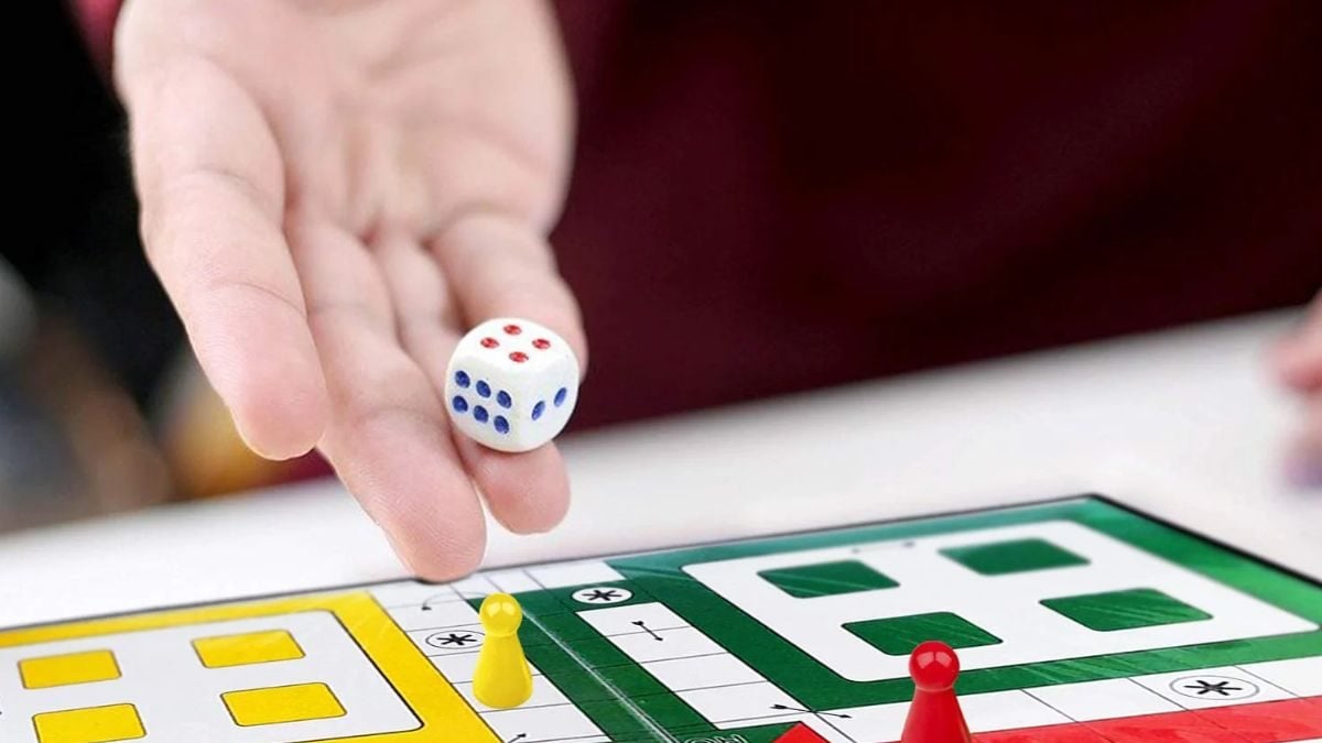 Ludo Game खेळताना मुलीच्या प्रेमात पडला, 1294 किमी येऊन तिला भेटला अन् ...