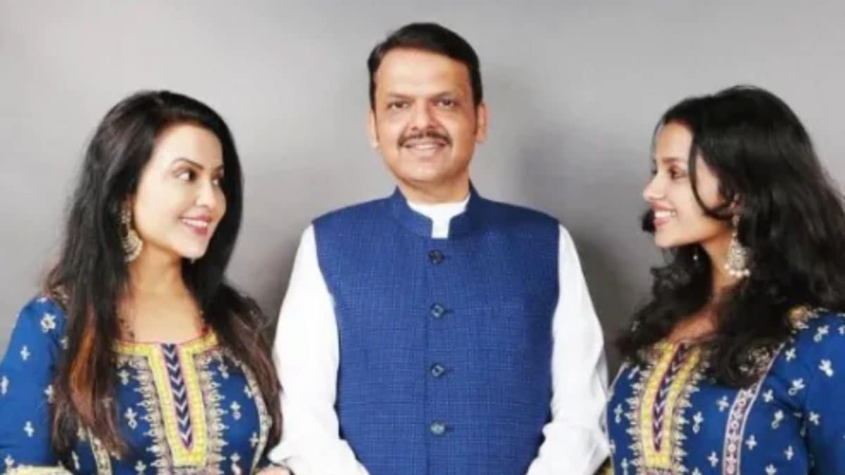 Divija Fadnavis: मुख्यमंत्री फडणवीसांच्या लेकीला मिळाले 92.60 टक्के गुण ...