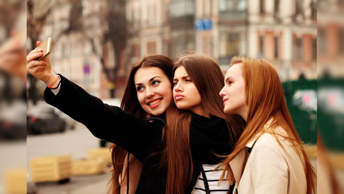 Why Women Pout : सेल्फी घेताना Pout का करतात मुली? अनेक मुलांच्या ...