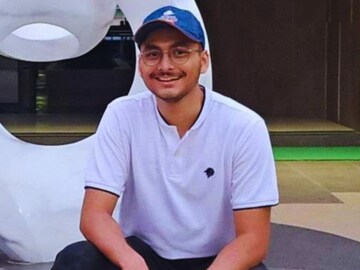 Pune : नीट परीक्षेत 720 पैकी 710 मार्क, Whats App ला स्टेटस ठेवत संपवलं ...