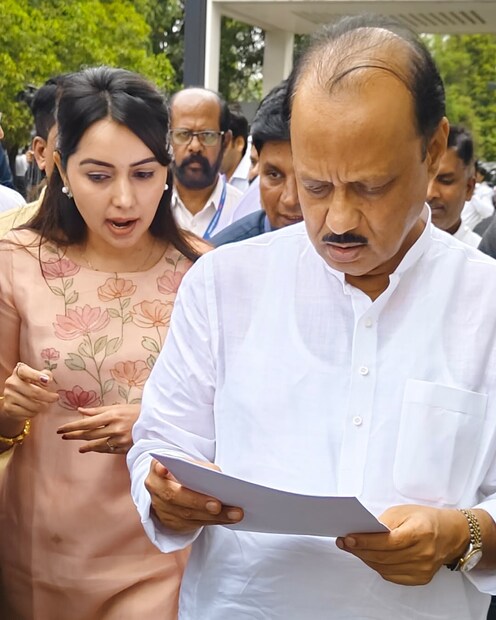 Nirmala Nawale: कारेगावची घडी बसवली, राजकारणात सेट झाल्या, कारेगावच्या सरपंच जेजुरीत खंडोबाच्या ...