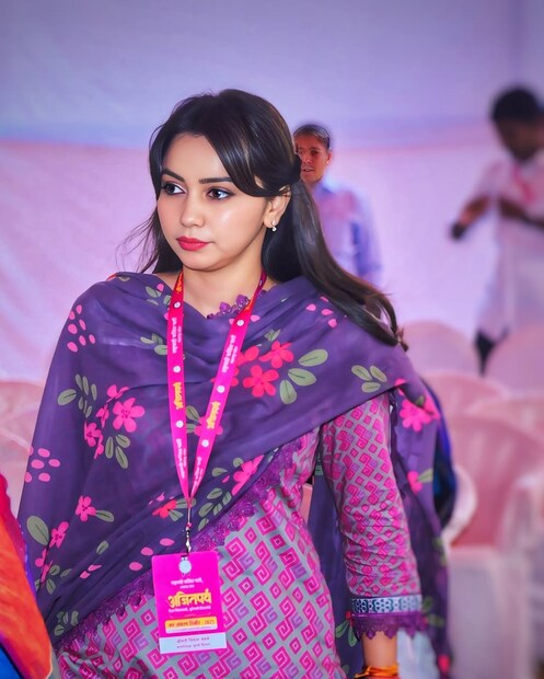 Nirmala Nawale: कारेगावची घडी बसवली, राजकारणात सेट झाल्या, कारेगावच्या सरपंच जेजुरीत खंडोबाच्या ...