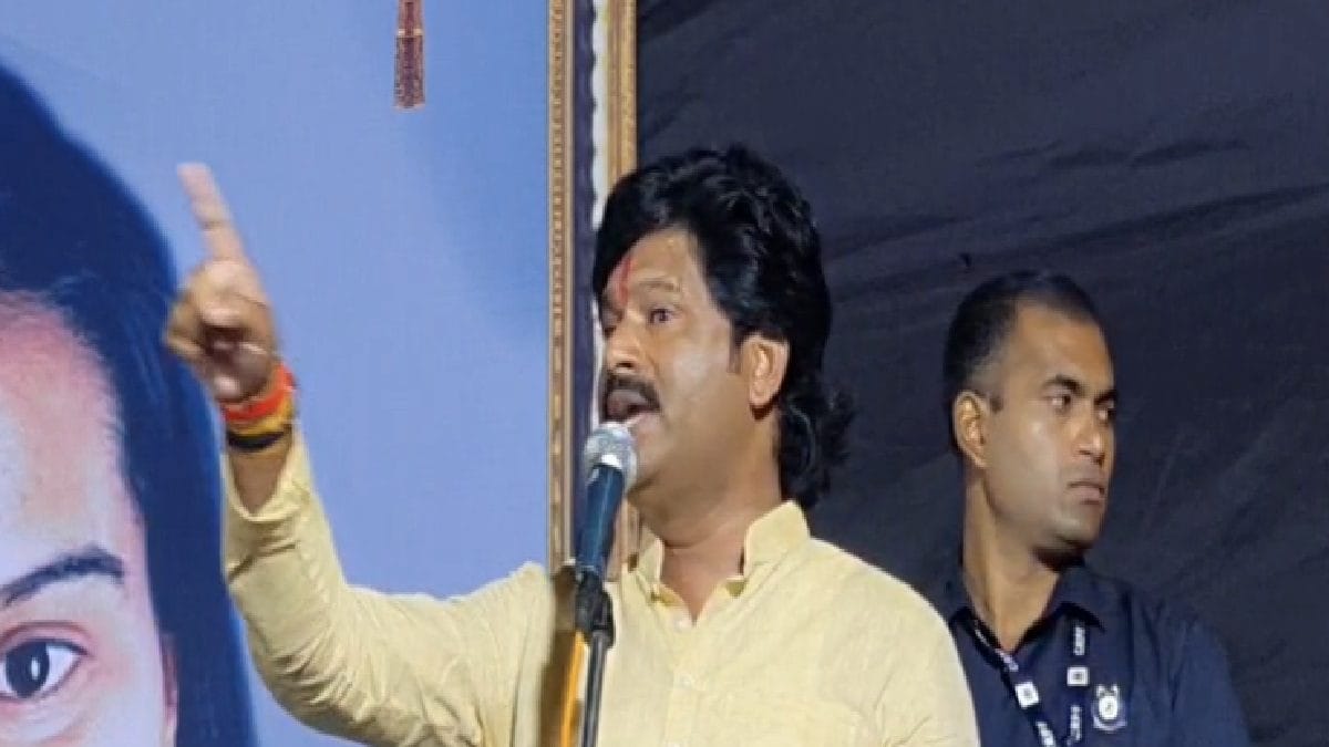 धर्मांतरासाठी येणाऱ्यांचा सैराट करा, ११ लाख बक्षीस, पोलिसांचे मी बघून ...
