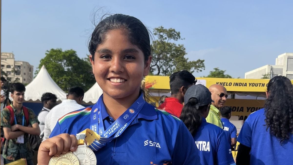 पुण्याच्या शर्वरीचा कॅनडात डंका, 16व्या वर्षी अचूक निशाणा साधत 'गोल्ड'न ...