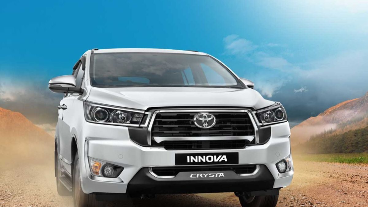 Ertiga आता विसरा, Toyota Innova झाली तब्बल 180600 रुपयांनी स्वस्त ...